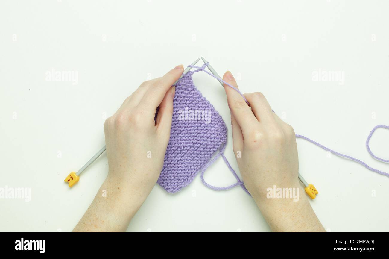 Sequence of knitting purl stitch Stock Photo - Alamy