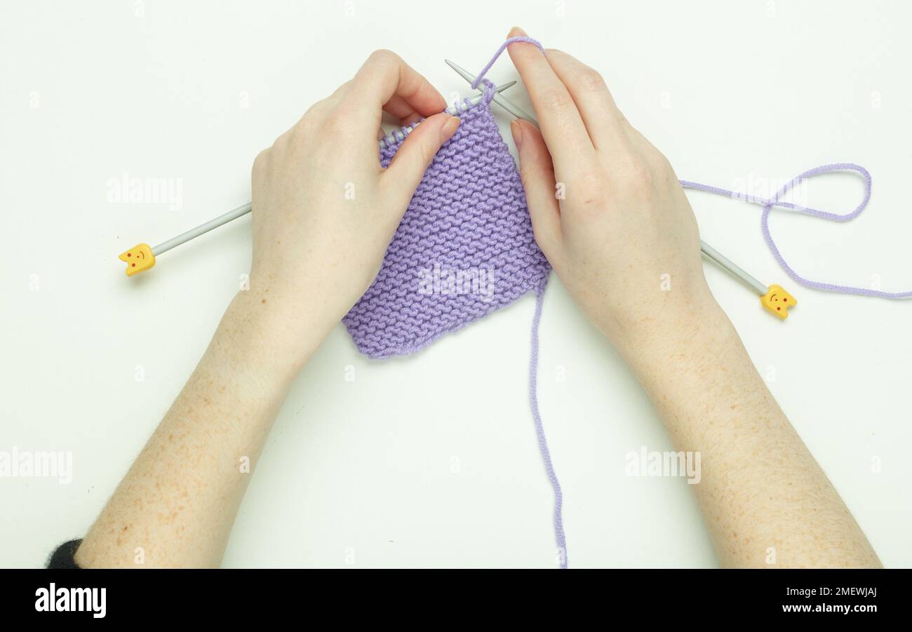 Sequence of knitting purl stitch Stock Photo - Alamy