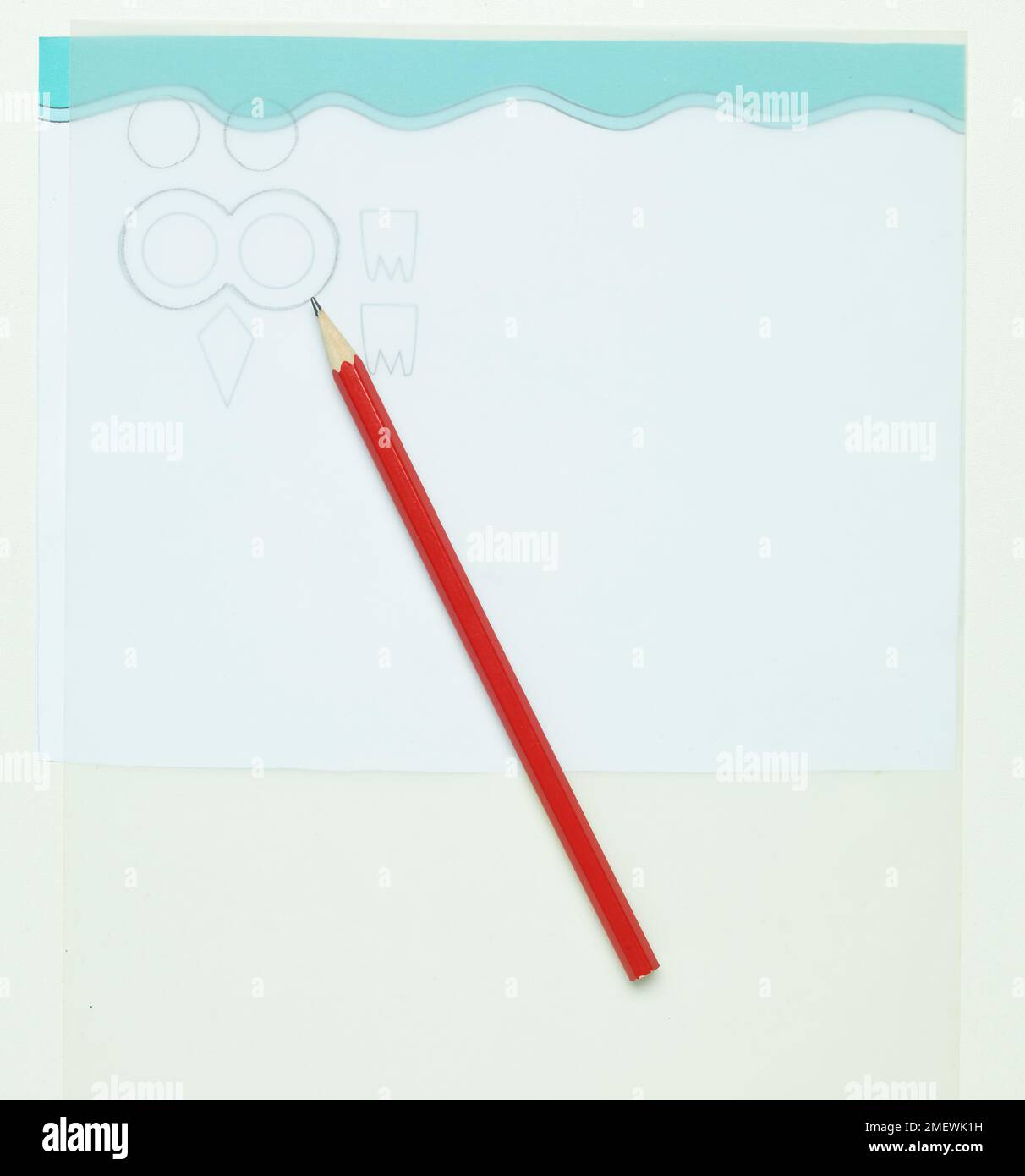 Drawing shapes template eyes hi-res stock photography and images - Alamy