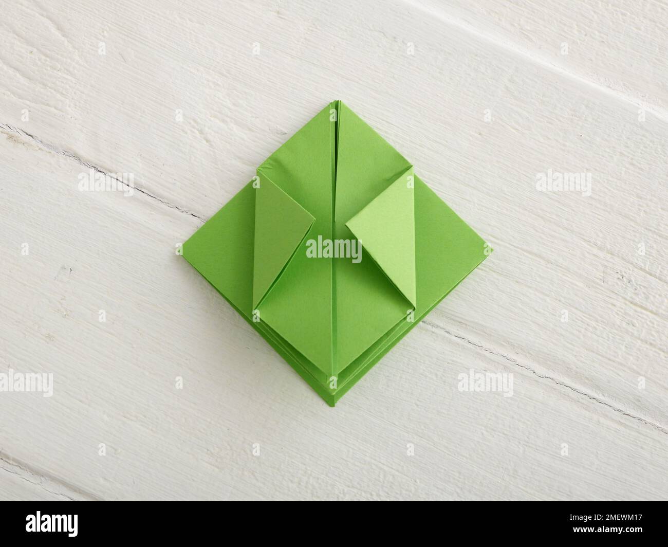 Folding paper lights hi-res stock photography and images - Alamy