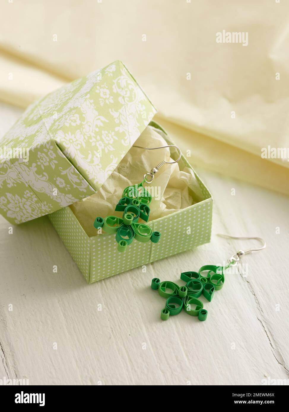 Quilling craft hi-res stock photography and images - Alamy