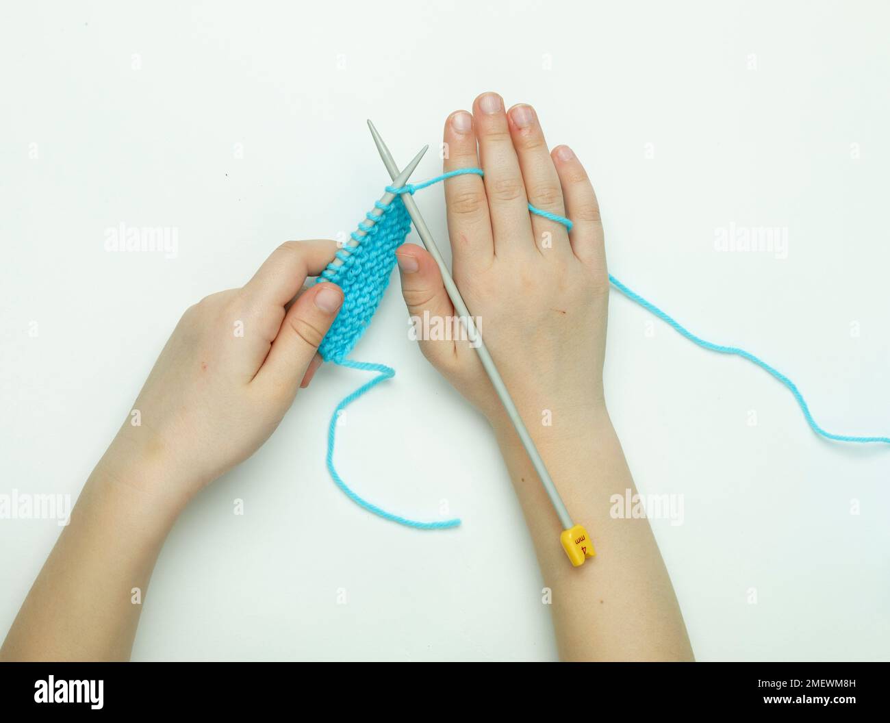 Drop stitch knitting hi-res stock photography and images - Alamy