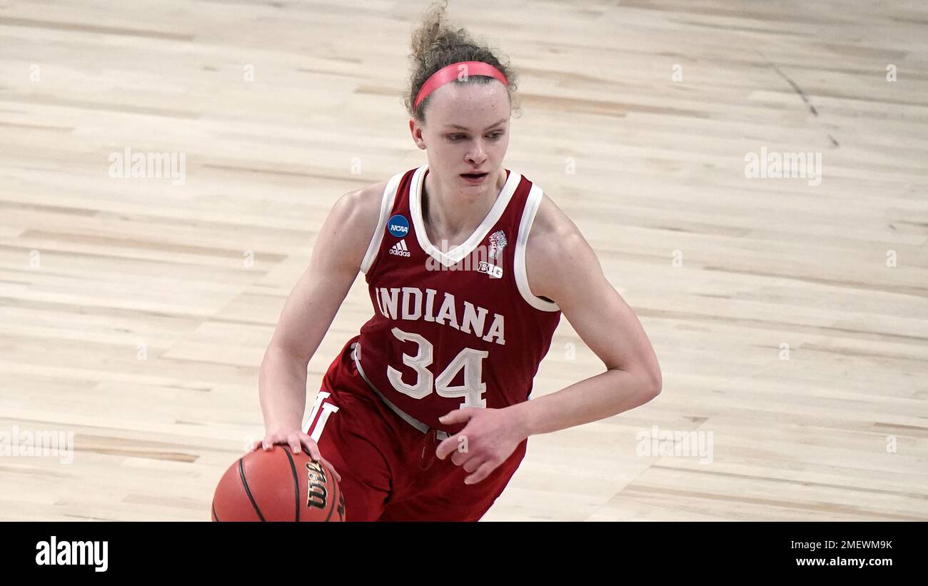 Indiana's Grace Berger dribbles during the the second half of an NCAA ...