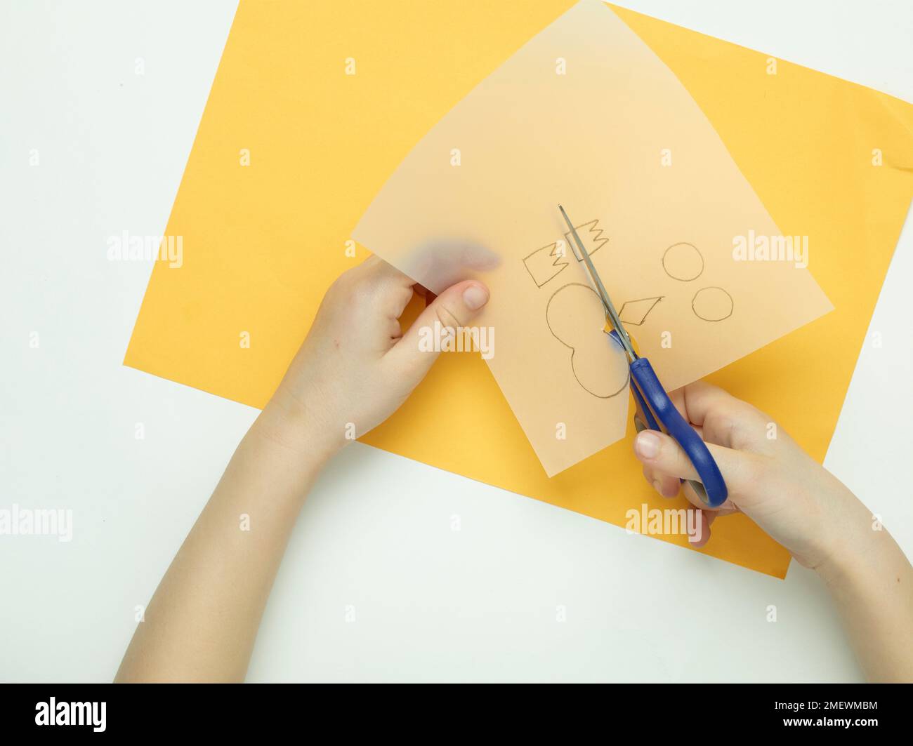 Step step cutting out shapes hi-res stock photography and images - Alamy