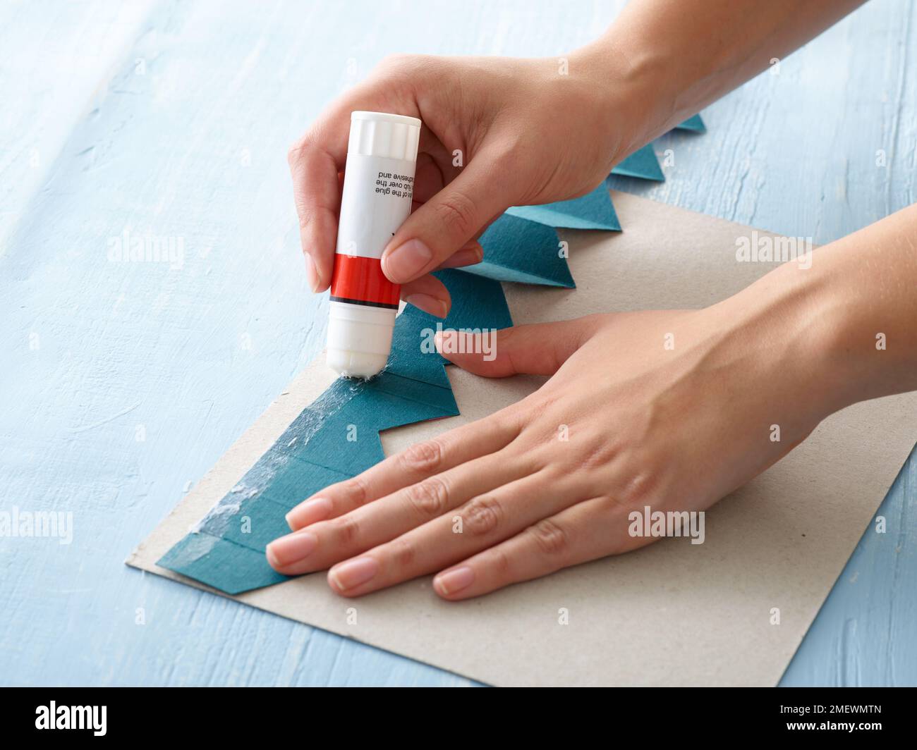 Papercraft Paper fan step 7 Stock Photo - Alamy