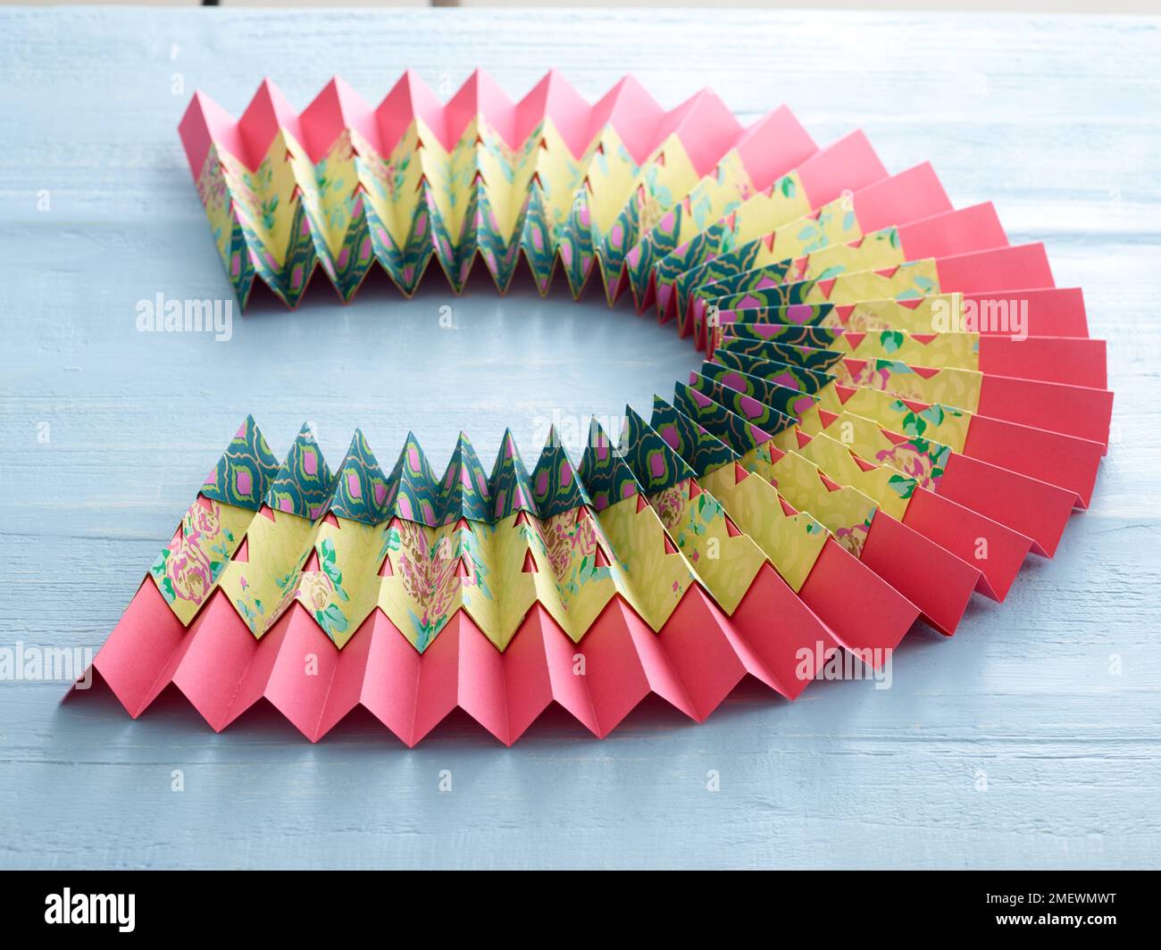 Papercraft Paper fan step 7 Stock Photo - Alamy