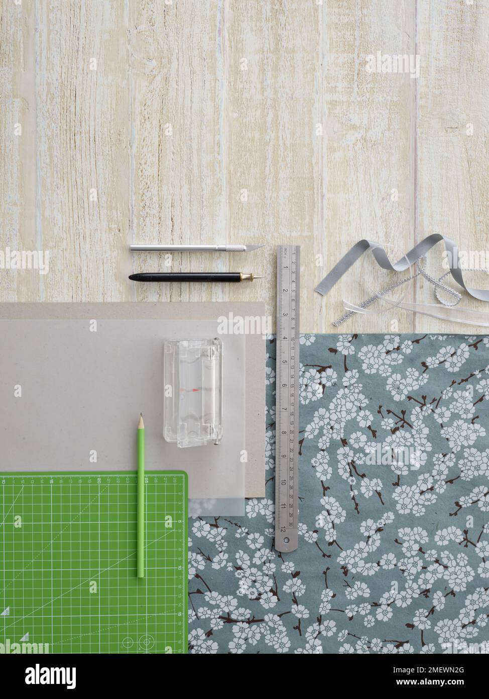 Papercraft Giftbox Materials Stock Photo Alamy