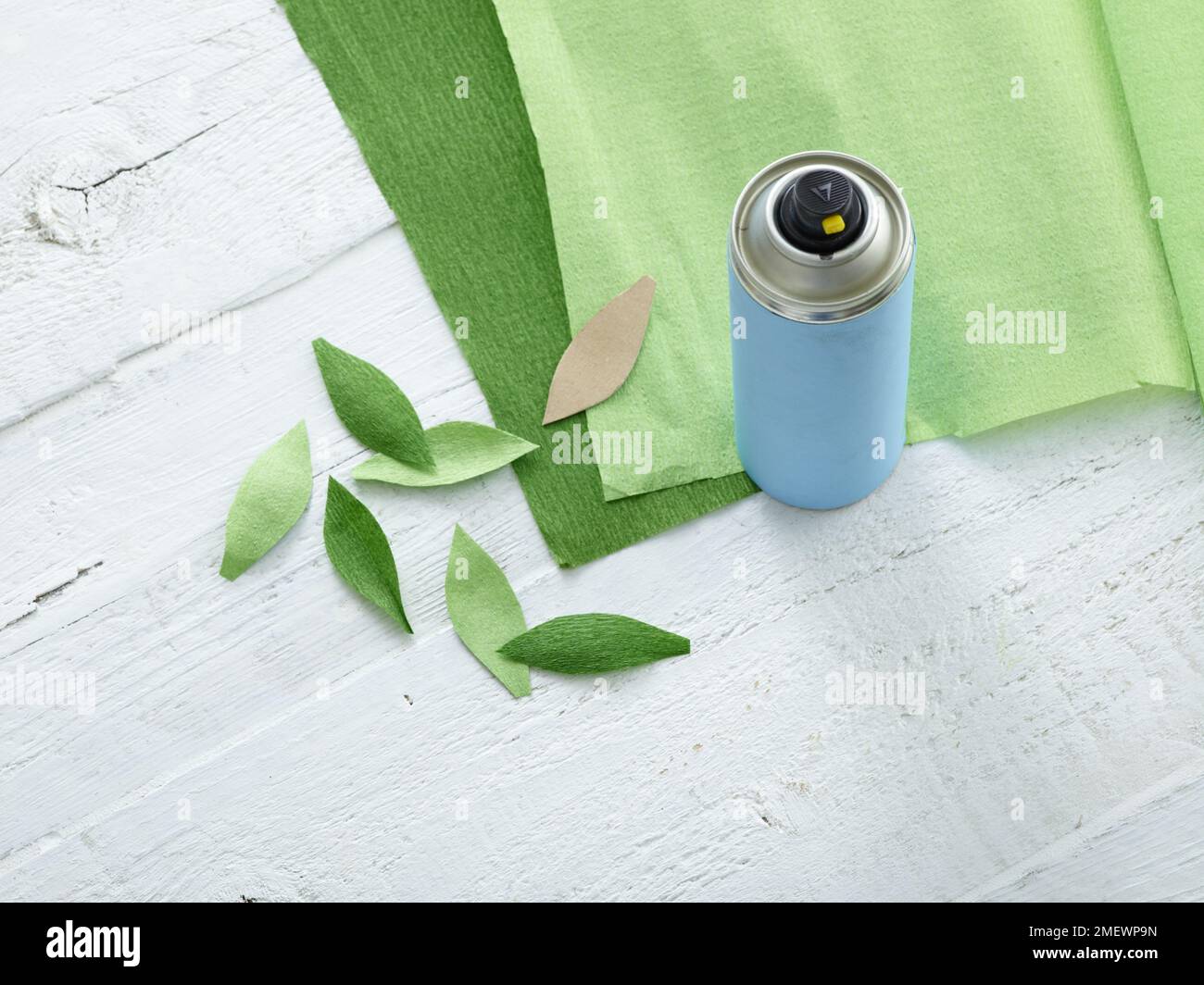 Papercraft Paper festival headdress steps Stock Photo - Alamy