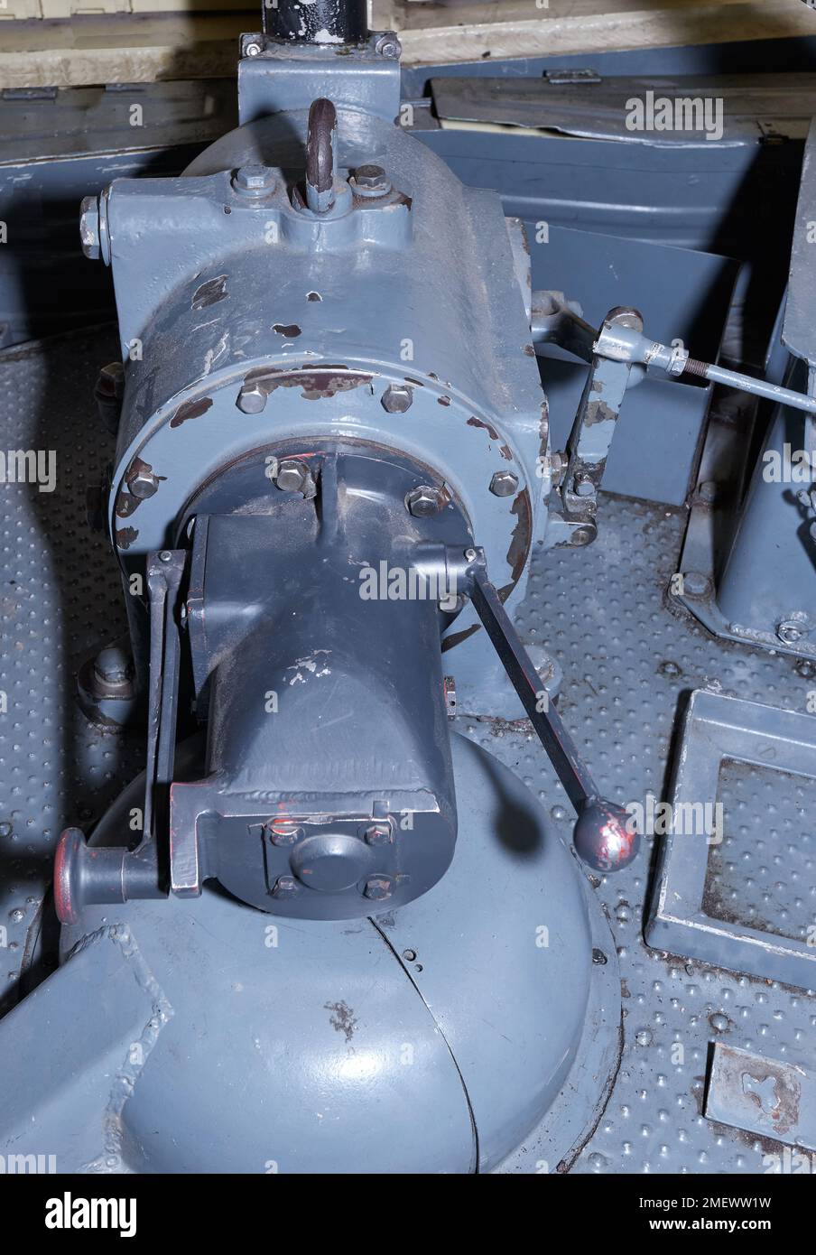 Tiger I, Hydraulic power traverse for turret Stock Photo - Alamy