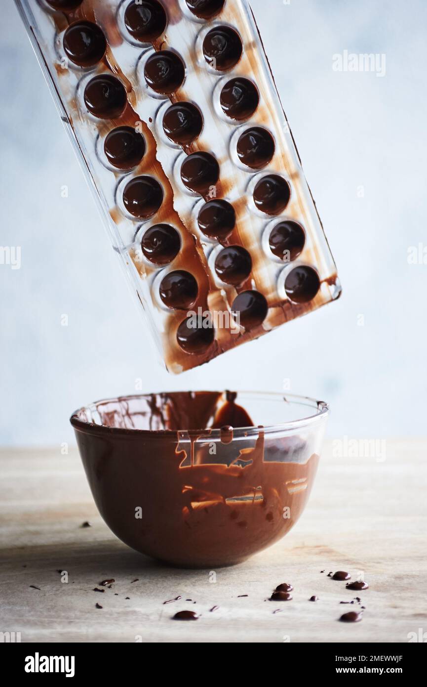 Making filled chocolates hi-res stock photography and images - Alamy