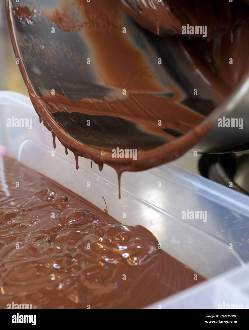 Step step pouring melted hi-res stock photography and images - Alamy
