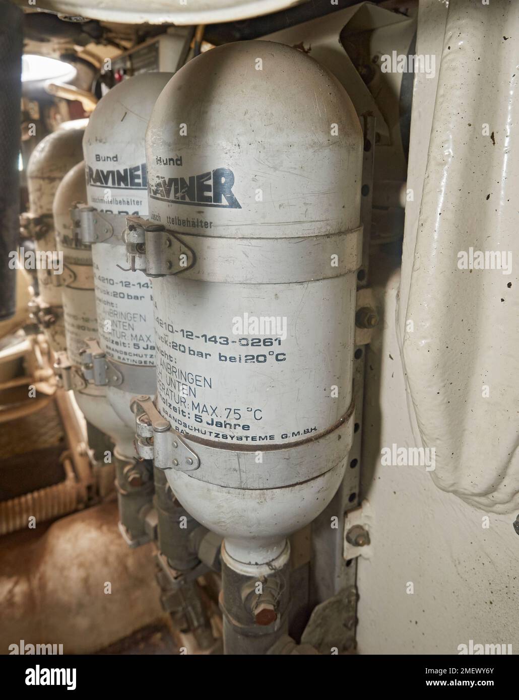 Camouflaged tanks hi-res stock photography and images - Alamy