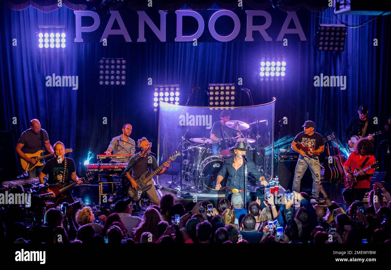 Edison ballroom hi-res stock photography and images - Alamy