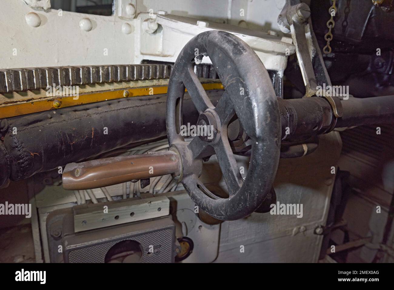 Vickers Medium Mark I, Barrel elevation lever Stock Photo - Alamy
