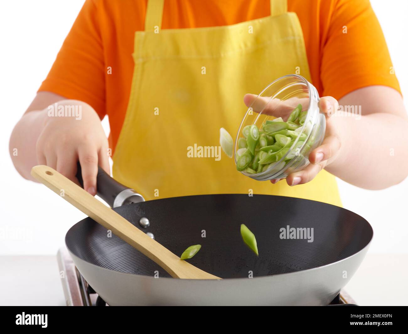 steps for vegetable chow mein, step 3 Stock Photo - Alamy