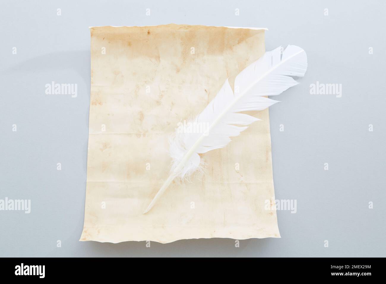 Quill and paper hi-res stock photography and images - Alamy