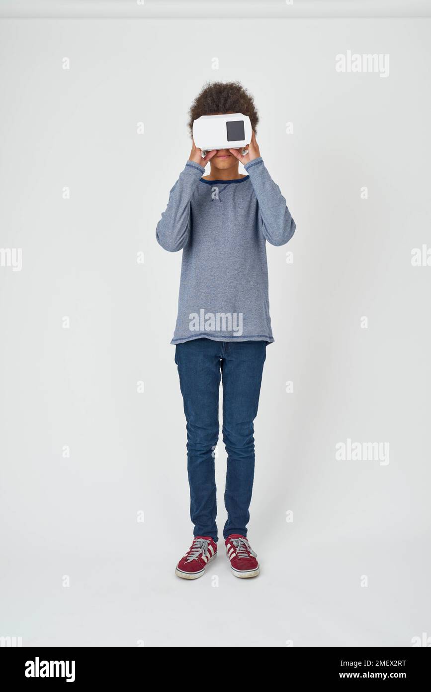 3d virtual reality viewer hi-res stock photography and images - Alamy