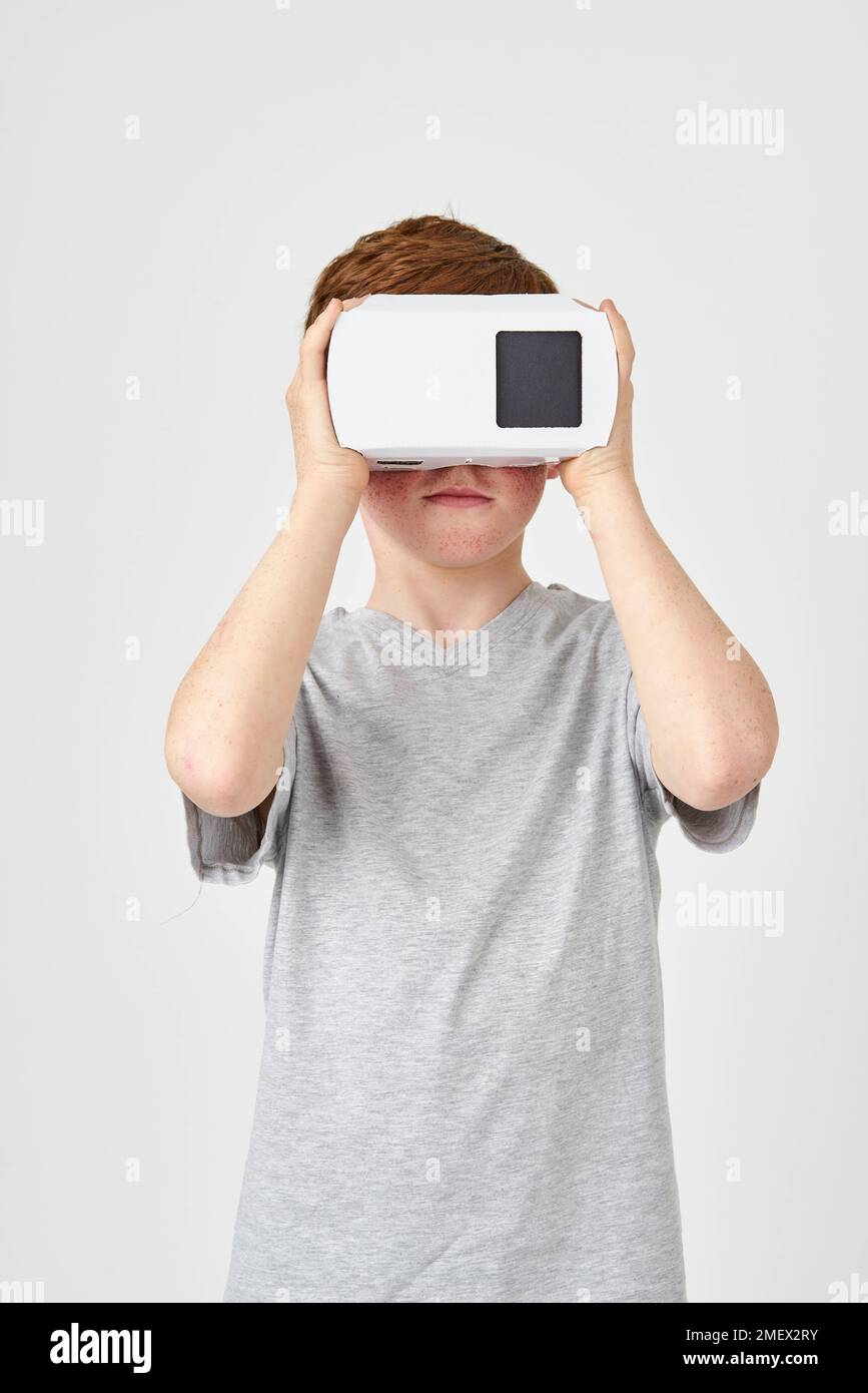3d virtual reality viewer hi-res stock photography and images - Alamy