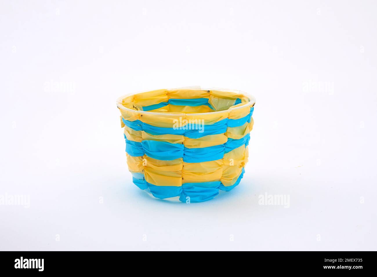 Woven pot craft - Final shots - Plastic bag pot Stock Photo - Alamy