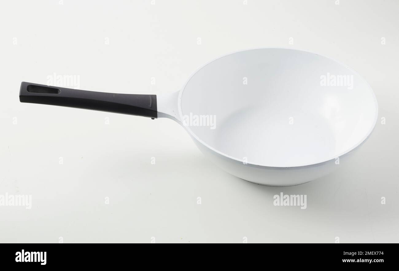 Cooking vessels hi-res stock photography and images - Alamy