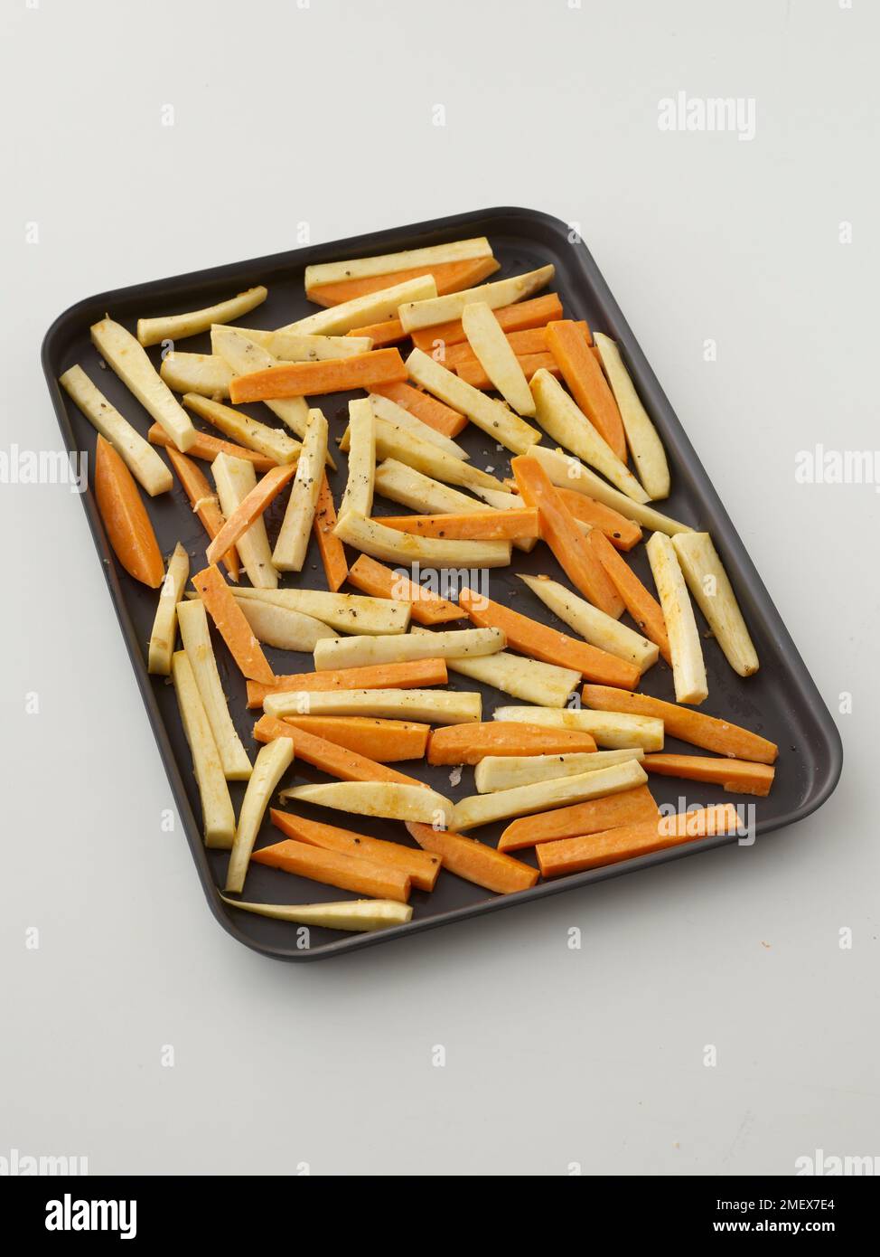 Cook parsnip hi-res stock photography and images - Alamy