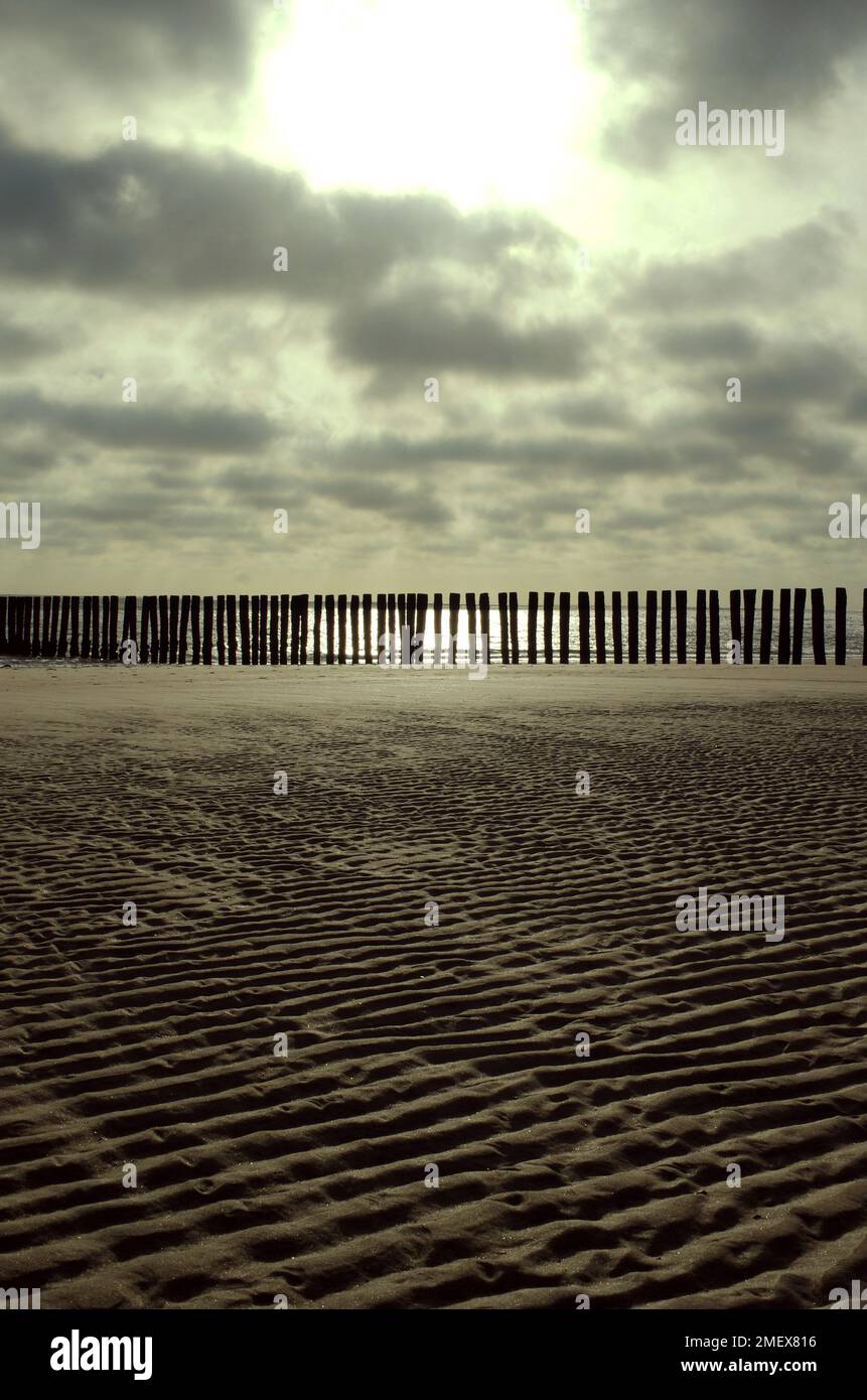 Beach poles hi-res stock photography and images - Alamy