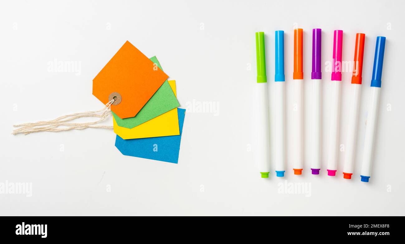 Coloured paper tags hi-res stock photography and images - Alamy