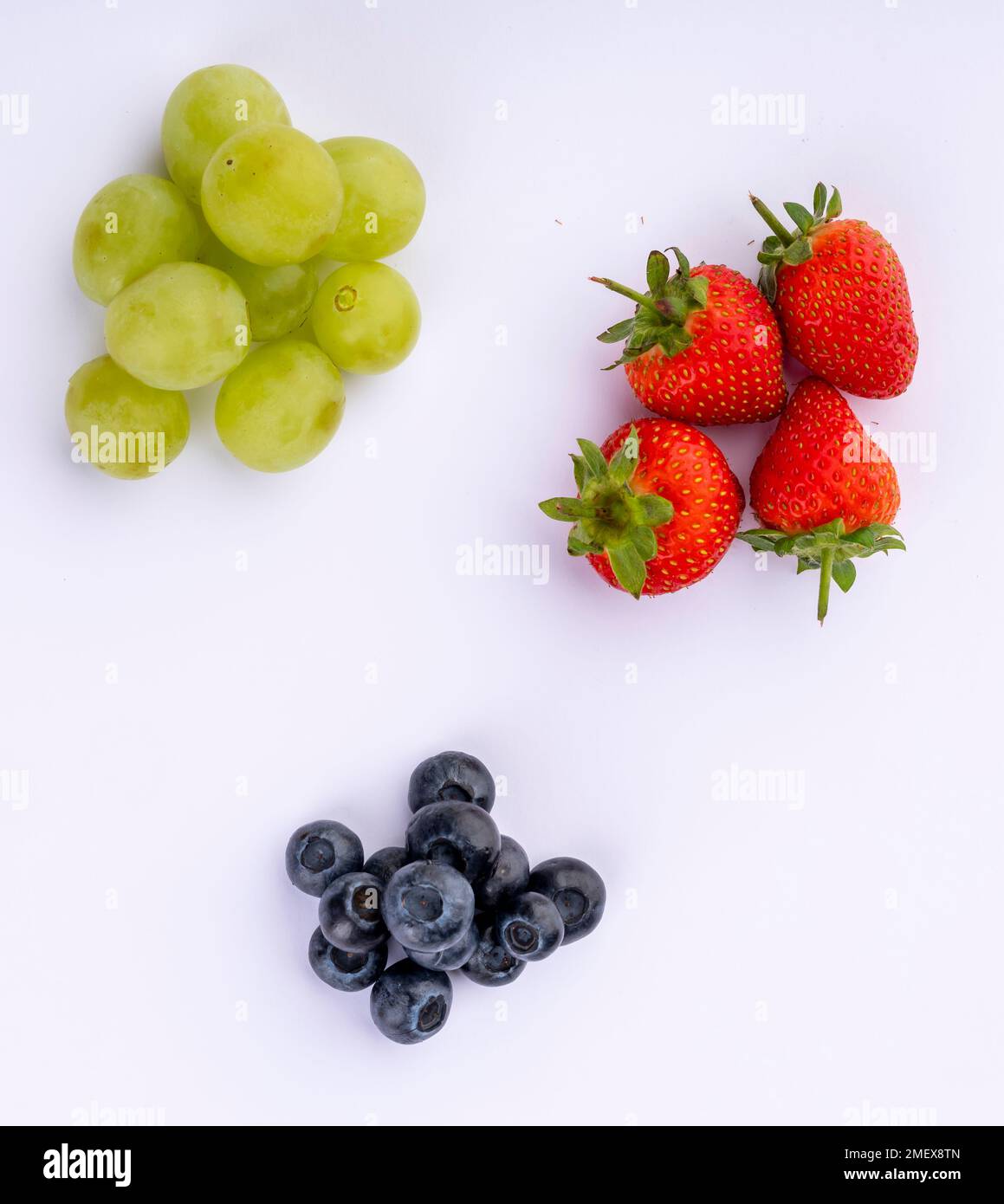 Grapes strawberries hi-res stock photography and images - Alamy