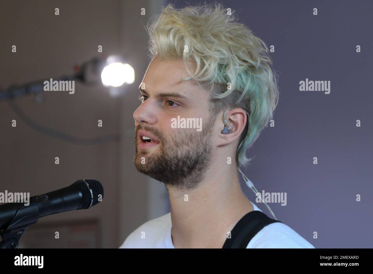 Sofi Tukker - Sophie Hawley Weld and Tucker Halpern fims a session in ...