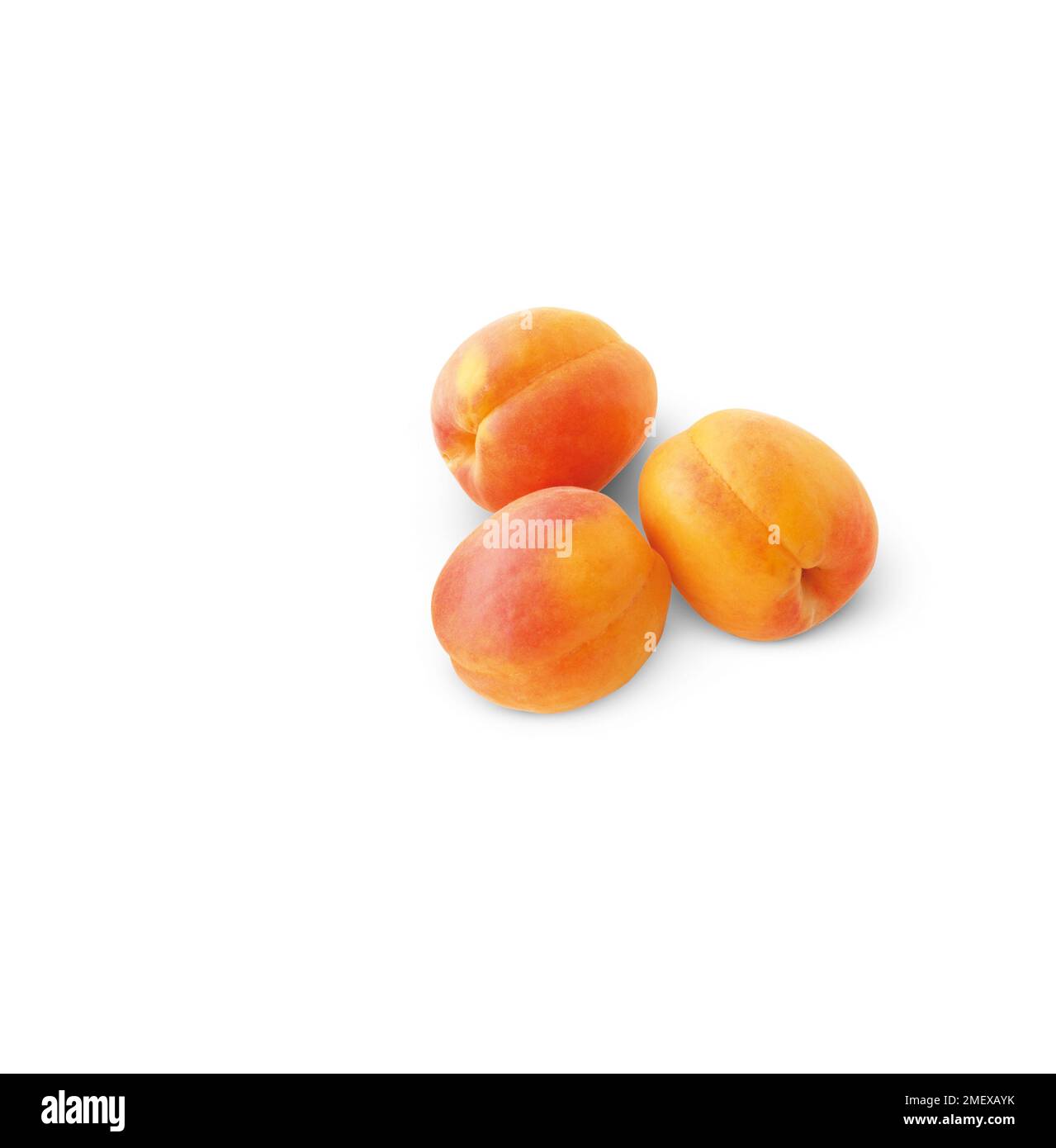 Fresh whole apricots hi-res stock photography and images - Alamy
