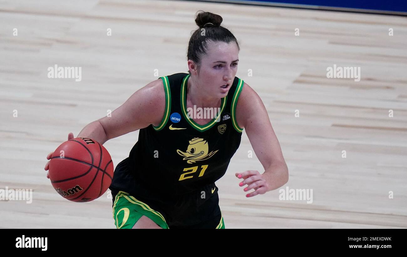 Oregon forward Erin Boley (21) during the first half of a college ...