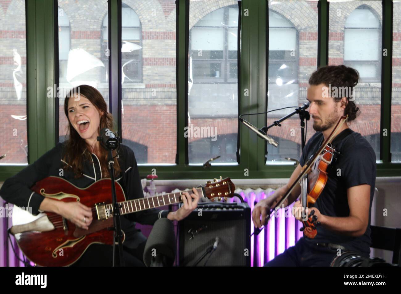 Suzanne Santo films a session in Brooklyn Stock Photo - Alamy