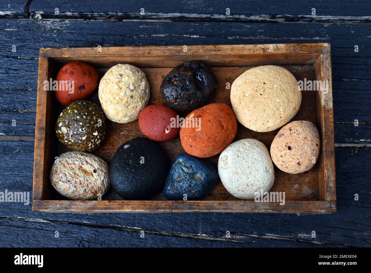 Pebbles box hi-res stock photography and images - Alamy