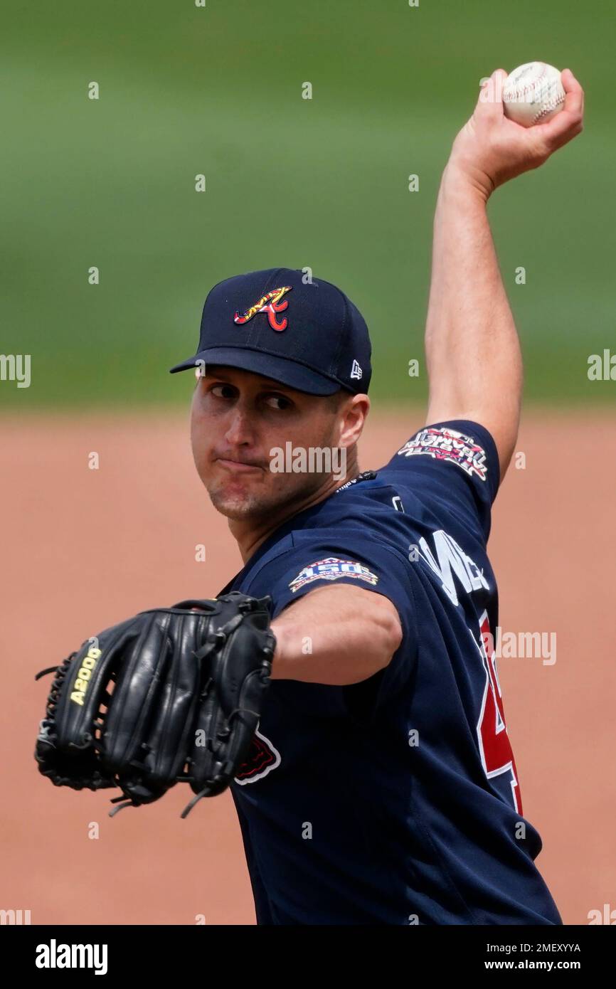 Atlanta Braves pitcher Nates Jones works against the Minnesota Twins ...