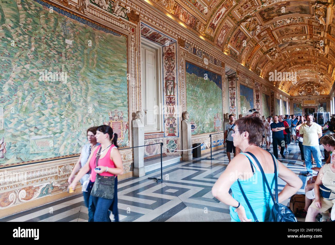 Tourists inside the Vatican museums, Vatican City, Rome, Italy Stock Photo - Alamy