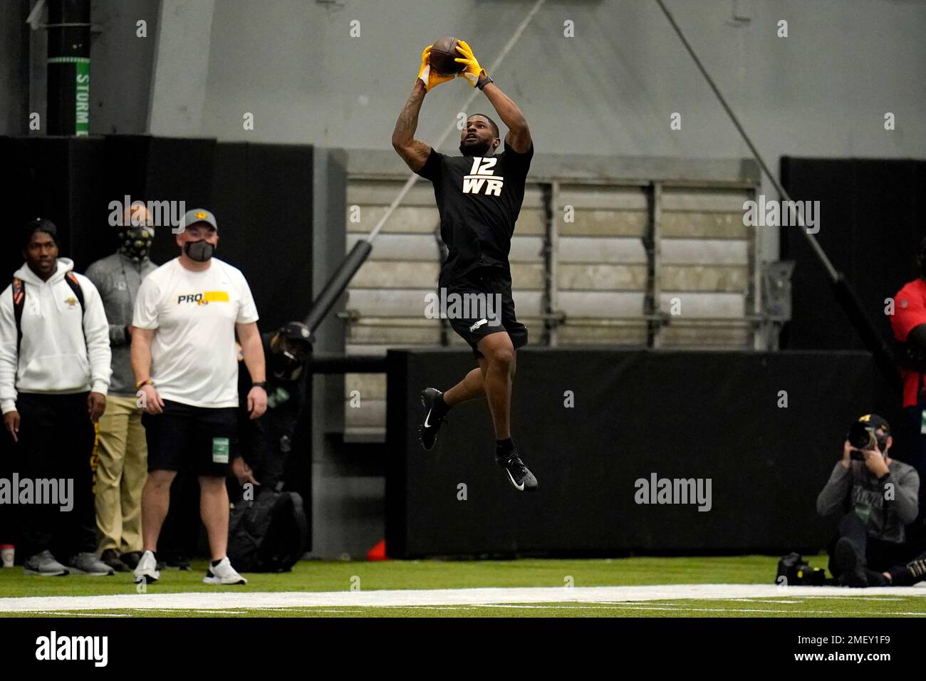 Missouri's Johnathon Johnson catches a ball as he participates in the ...