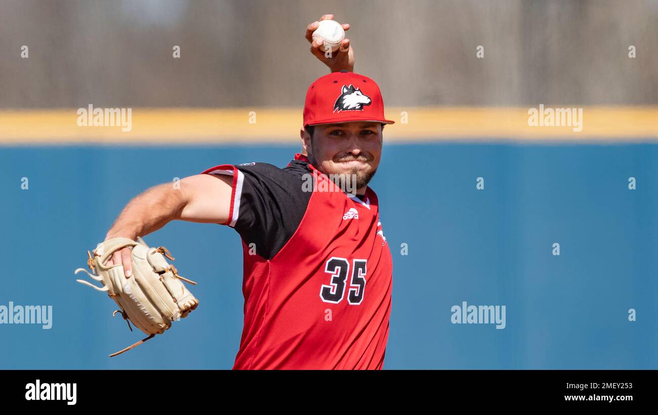 Erik Hedmark (35) of Northern Illinois delivers a pitch during an NCAA ...
