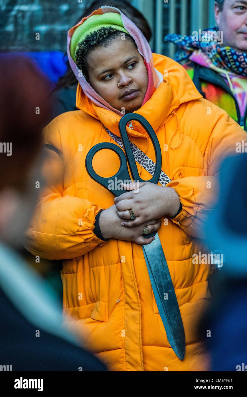 London, UK. 24th Jan, 2023. Preperations for cutting the ribbon - Flo ...