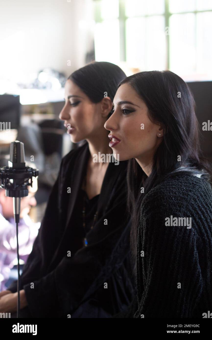 The Veronicas - Lisa Origliasso and ‎Jessica Origliasso‎ film a session ...