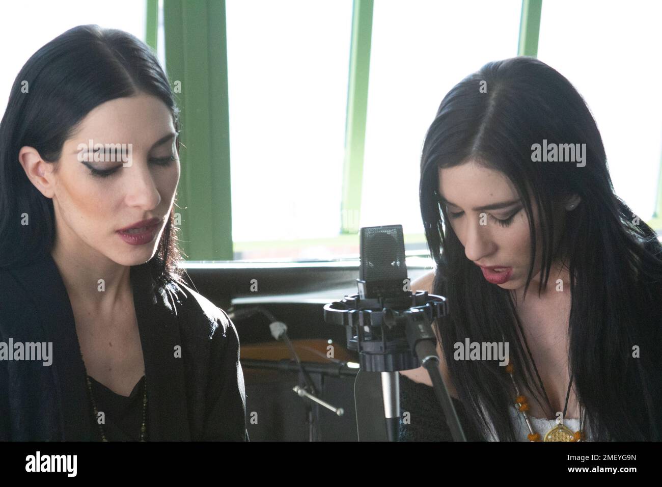 The Veronicas - Lisa Origliasso and ‎Jessica Origliasso‎ film a session ...