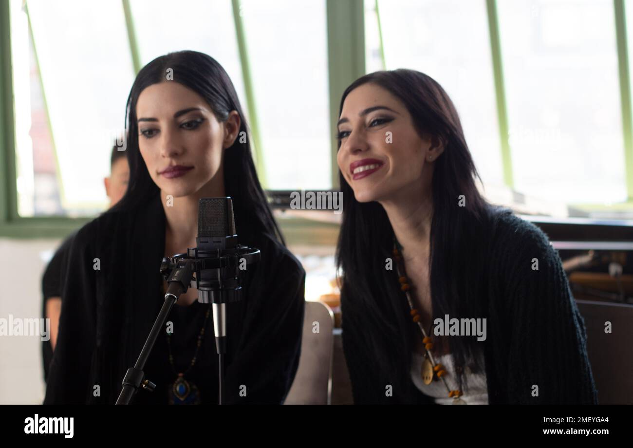 The Veronicas - Lisa Origliasso and ‎Jessica Origliasso‎ film a session ...