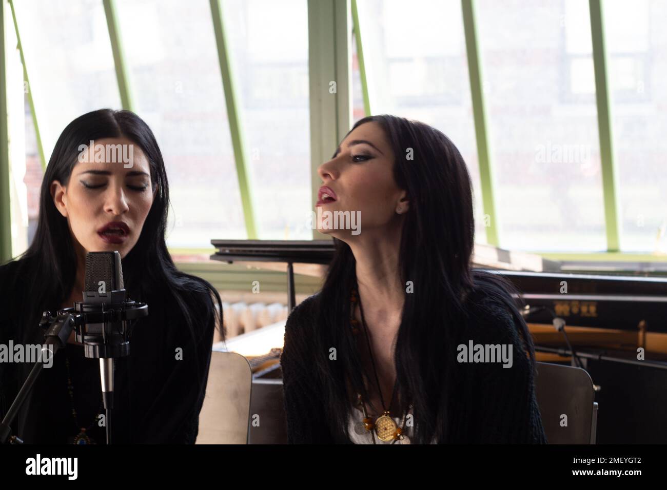 The Veronicas - Lisa Origliasso and ‎Jessica Origliasso‎ film a session ...