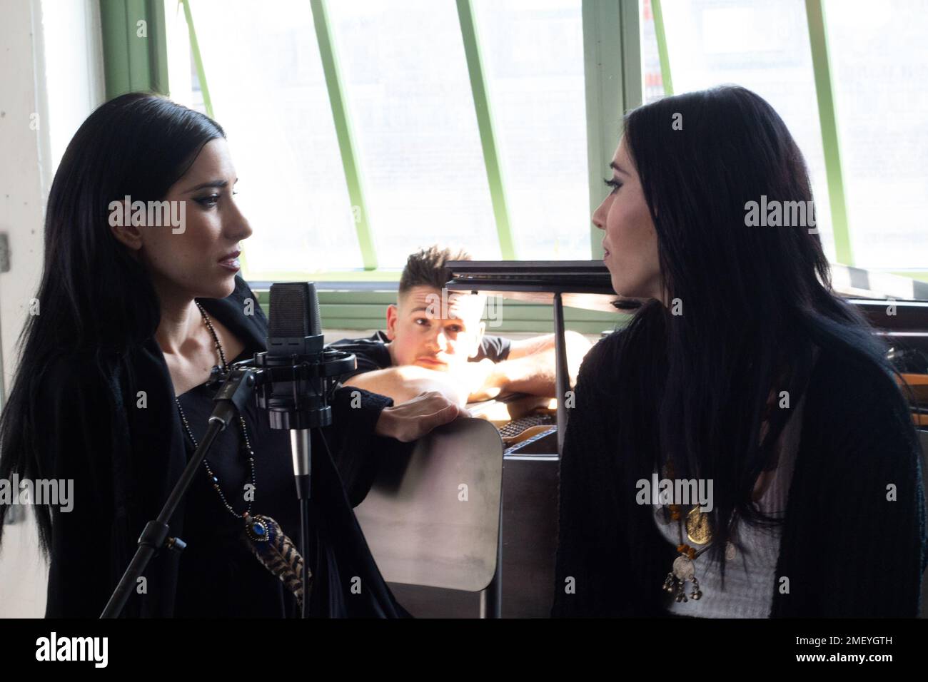 The Veronicas - Lisa Origliasso and ‎Jessica Origliasso‎ film a session ...