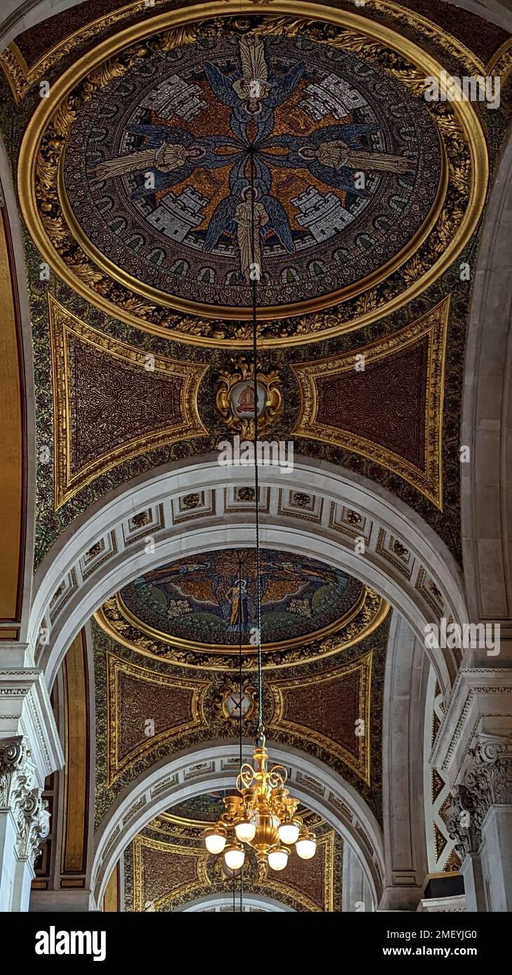 Inside St Paul's cathedral, London Stock Photo - Alamy