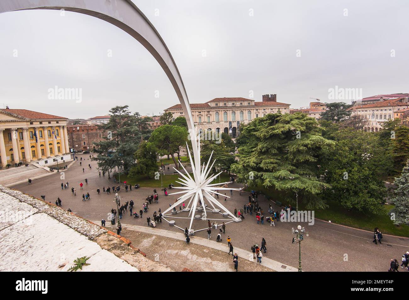 Comet star in piazza Bra of Verona city, Italy, in winter time Stock ...