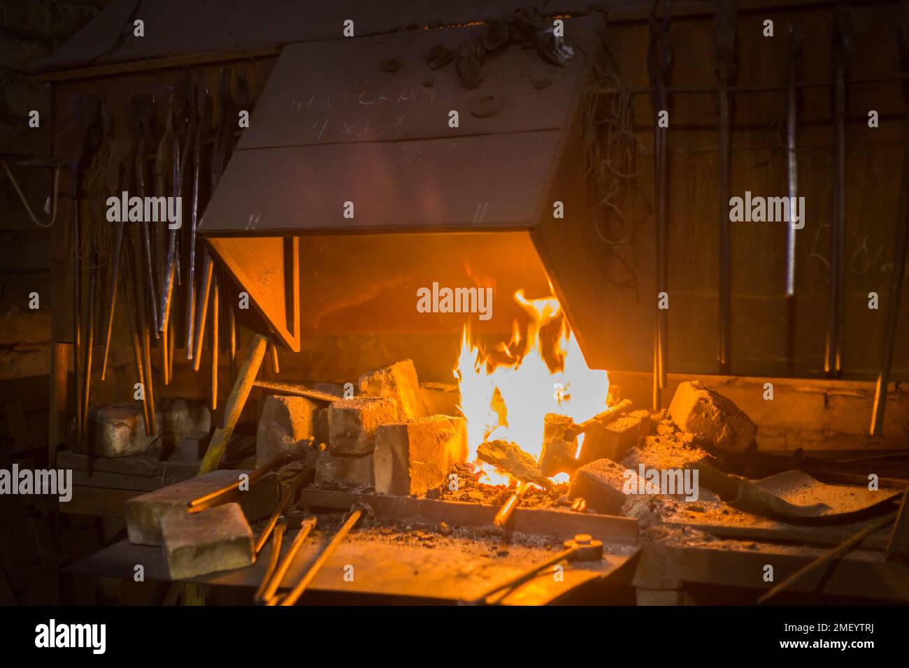 Furnace temperature hi-res stock photography and images - Alamy