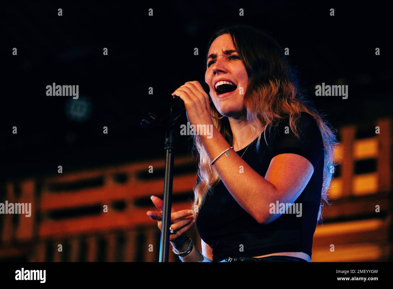 Shaed hi-res stock photography and images - Alamy