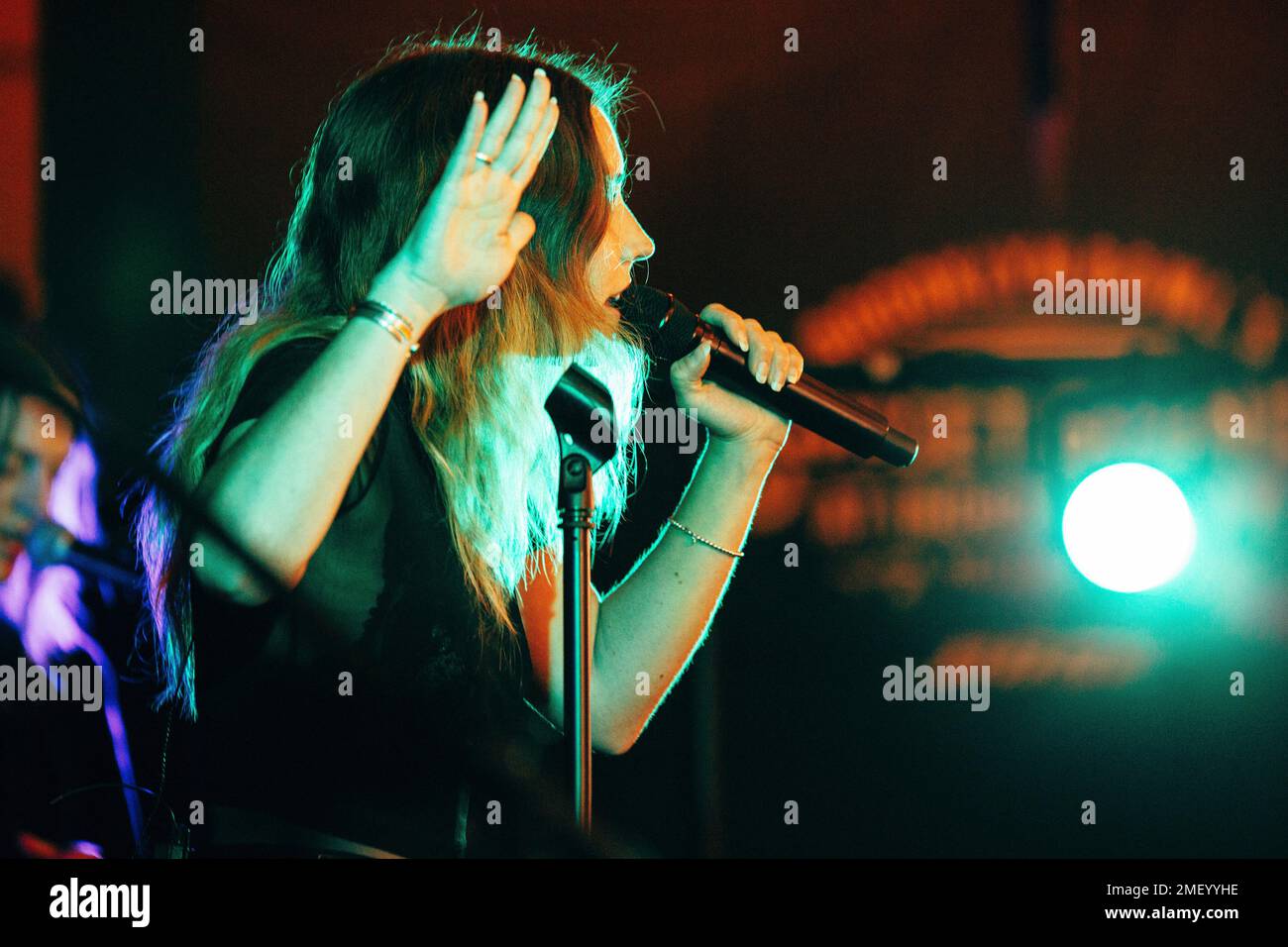 Shaed hi-res stock photography and images - Alamy