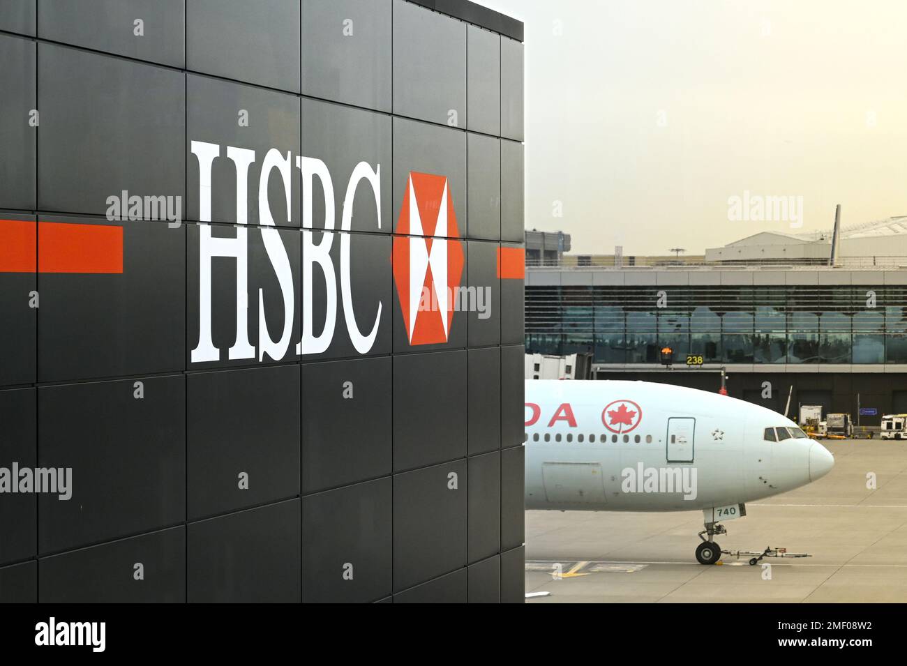 Hsbc Airport Ads