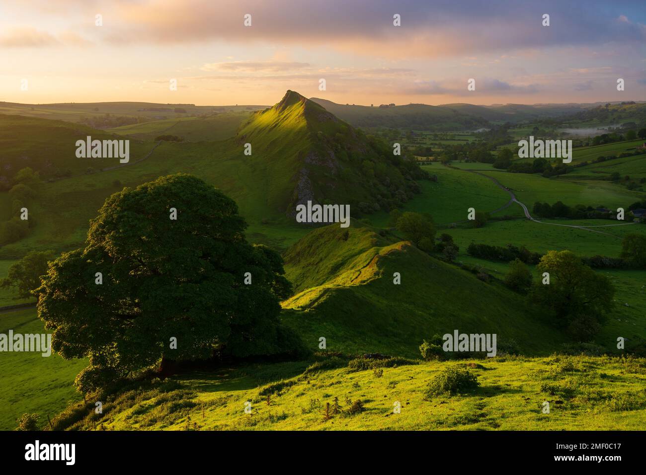 Best views in peak district hi-res stock photography and images - Alamy